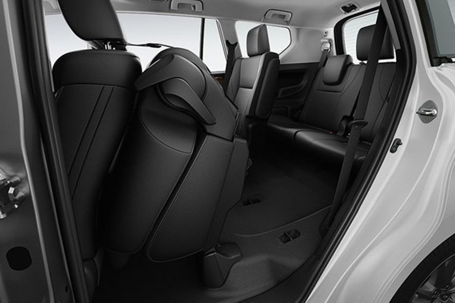 Toyota Innova Crysta 2022 2.8 Premium Price, Review in Thailand | ZigWheels