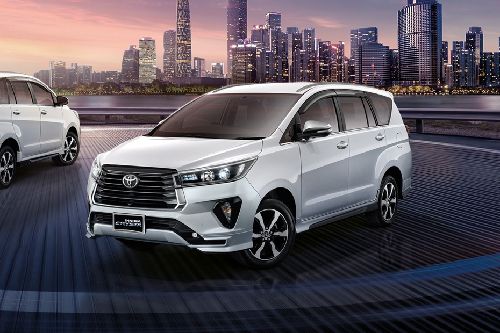 Toyota Innova Crysta Car Brochures Free PDF Download | ZigWheels Thailand