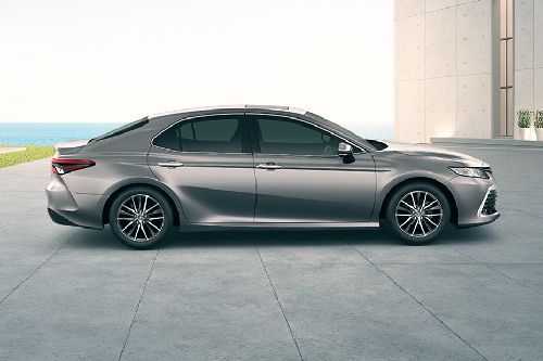 2025 Toyota Camry เปิดตัวอย่างเป็นทางการในอเมริกา